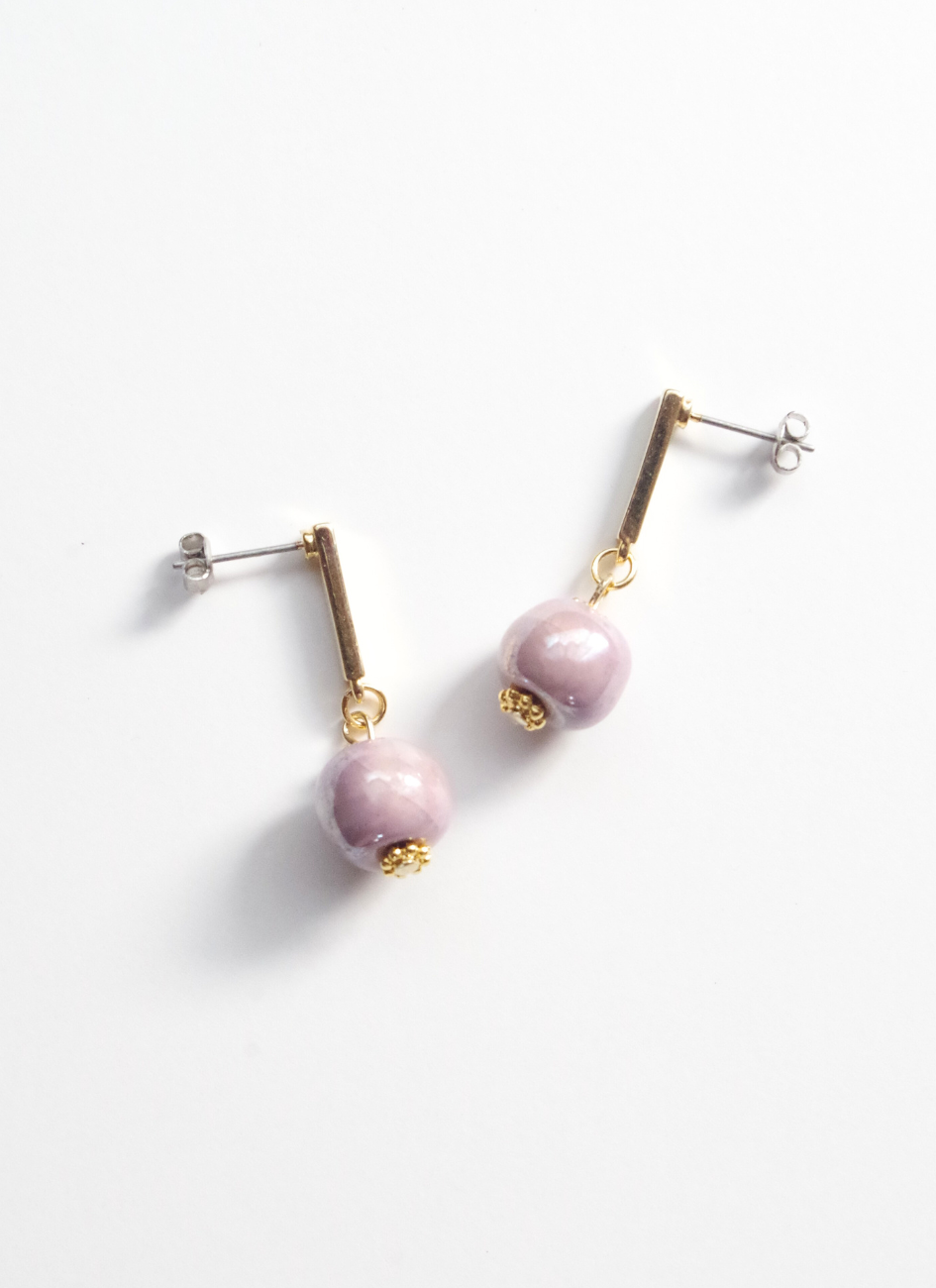 ラウンドビーズ・スティックピアス（パール・ラベンダー） – Chuui（チューイ）